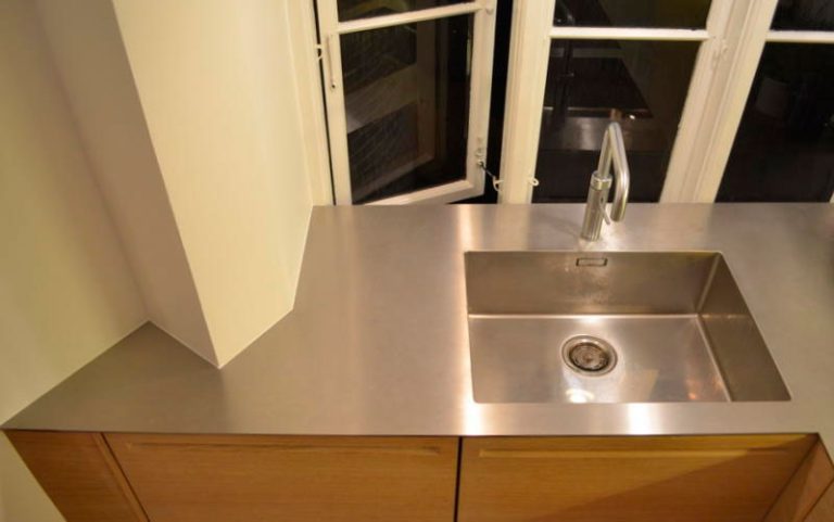 Massiv rustfri stålbordplade | Bestil massive bordplader i rustfrit ...